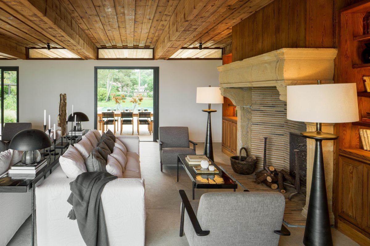 YinjiSpace - TO Interior Design x French Beachfront Holiday Home